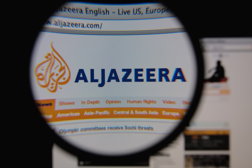 Israele chiude Al Jazeera, l'unico media che raccontava la guerra a ...